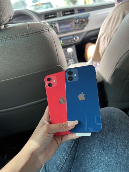 2 iPhones 12 :: saspebooks.com